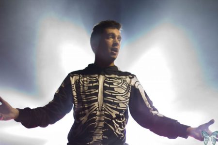 Twenty One Pilots Flying Straight with no Faulty Parts
