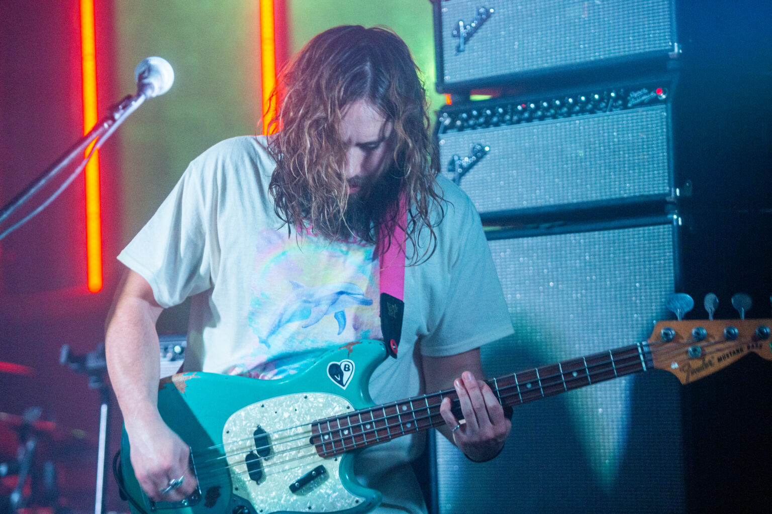 Wet Leg Delivers Performance at Brooklyn’s Intimate Market Hotel